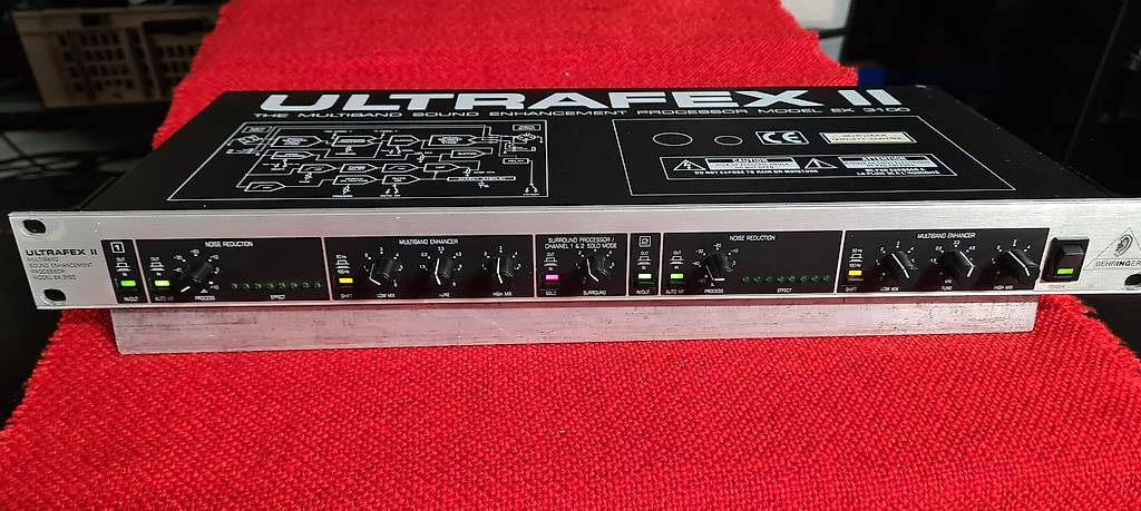 Behringer Ultrafex II EX 3100 THE MULTIBAND SOUND im Kanton Zürich ...