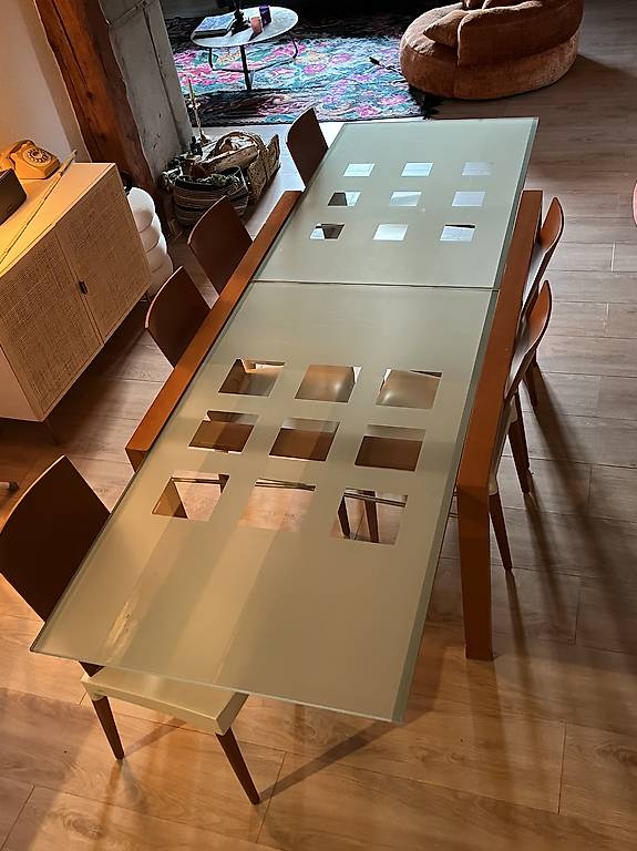 Table à manger et chaises Ligne Roset Canton Genève - anibis.ch