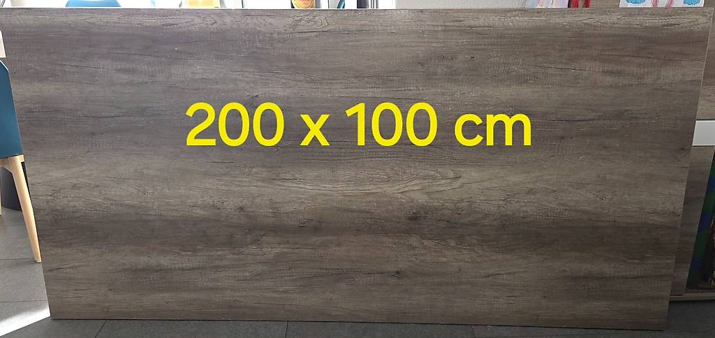 Table à vendre. 2m x 1m Canton Neuchâtel - anibis.ch