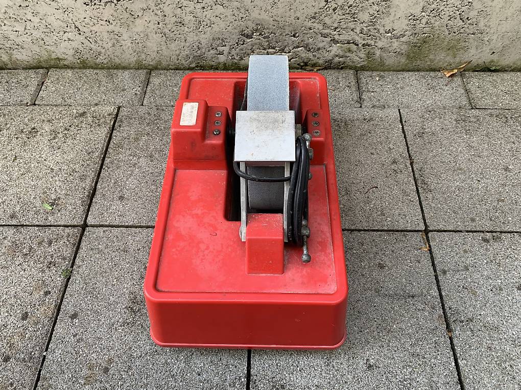 Meule électrique à aiguisé couteaux et plus Canton Vaud - anibis.ch