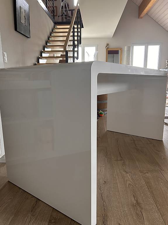 Bureau blanc avec chaise bureau blanche Canton Vaud - anibis.ch