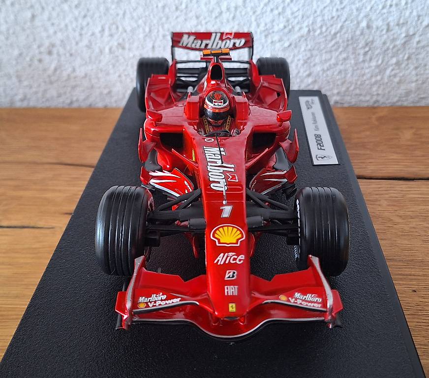 Ferrari F2008 F1 Kimi Räikkönen mit Marlboro Hotwheels 1:18 im Kanton ...