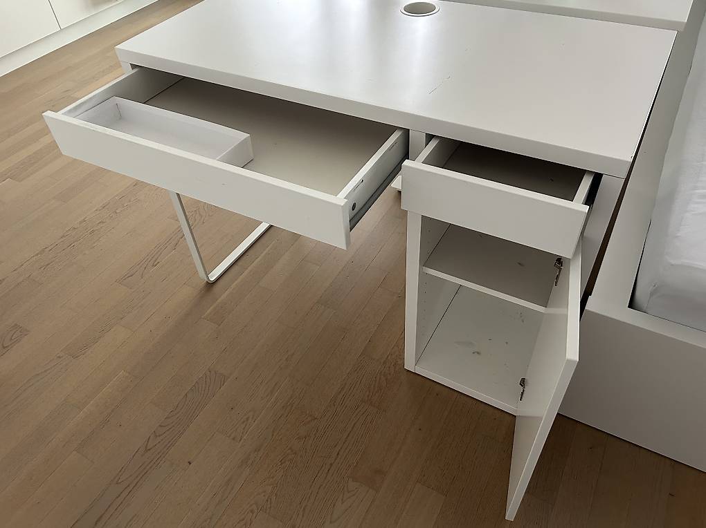 Bureau enfant avec rangement (IKEA Micke) Canton Vaud - anibis.ch