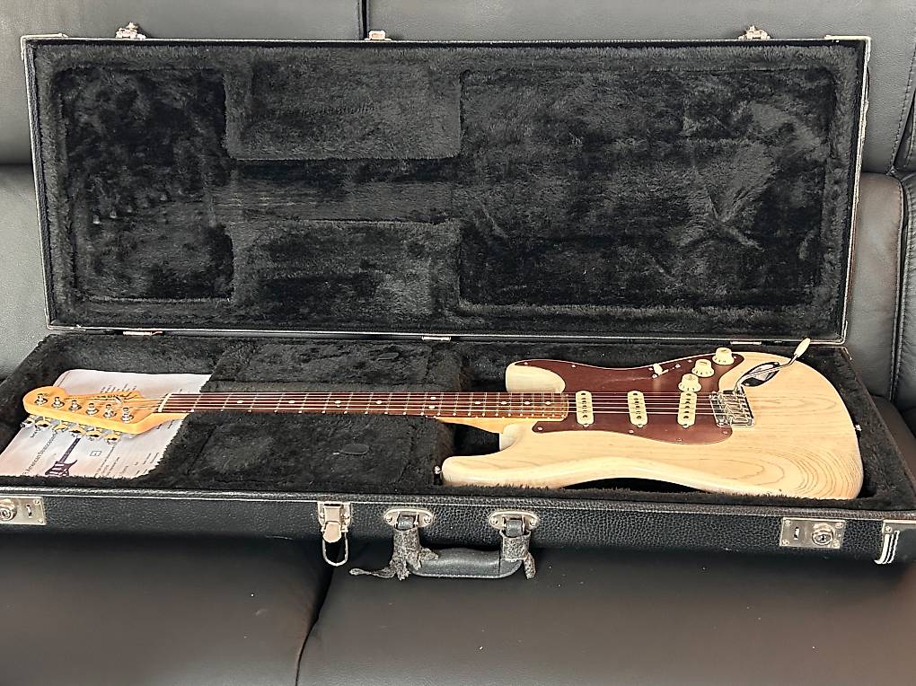 Fender stratocaster USA Limited Edition Rustic Ash rare Canton Vaud ...