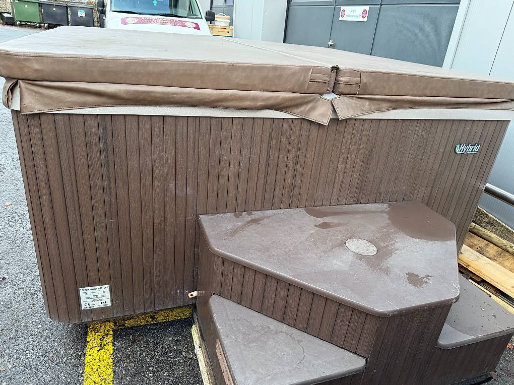 Spa Jacuzzi Beachcomber à vendre Canton Fribourg - anibis.ch