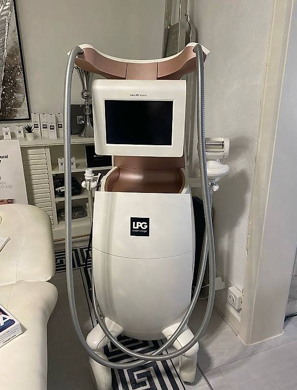 Machine LPG Alliance + table + 2 tablettes + produits LPG im Kanton ...