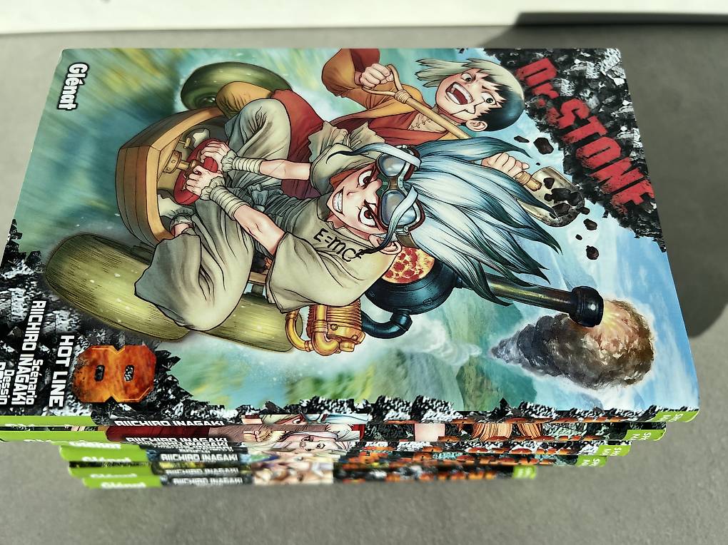 18 Tomes du Manga Dr. Stone Canton Fribourg - anibis.ch