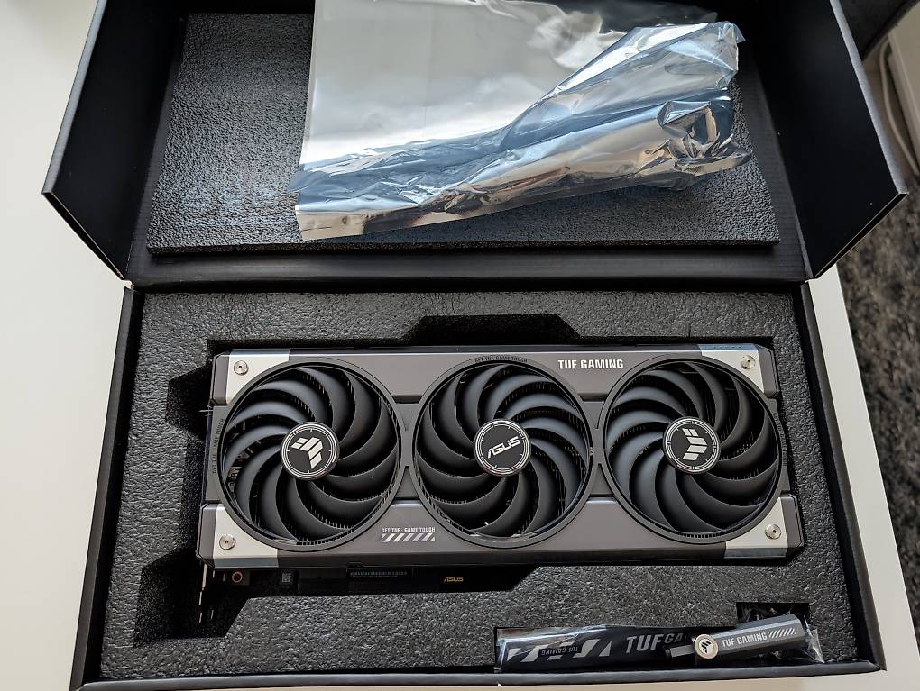 ASUS TUF RTX 5070 O12G GAMING Canton Schwytz - anibis.ch