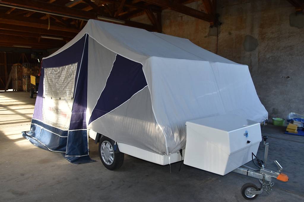 Tente pliante sur remorque Canton Vaud - anibis.ch