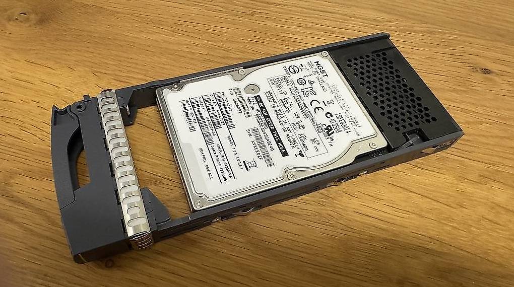NetApp Shelf mit 20 x 900 GB SAS, 2 x IOM6, 2 x PS im Kanton Aargau ...