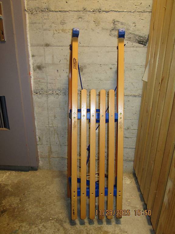 2 luges pliables en bois Canton Vaud - anibis.ch