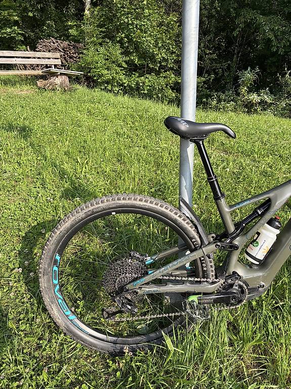 Specialized Turbo Levo SL Expert Carbon et roues en carbon Canton Vaud ...