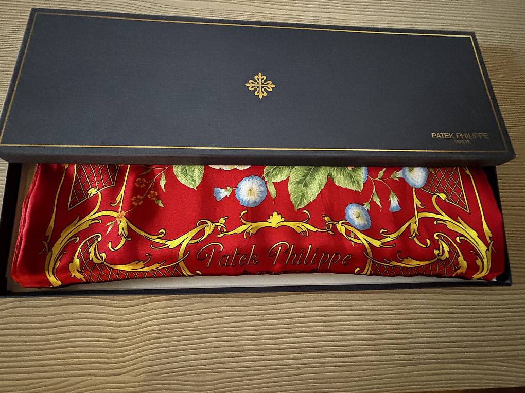 Écharpe 100% soie Patek Philippe signé Pierre Freud im Kanton Genf ...