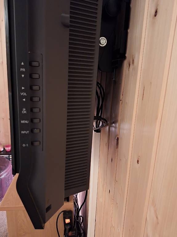 TV LG 42LC2R d'occasion Canton Vaud - anibis.ch