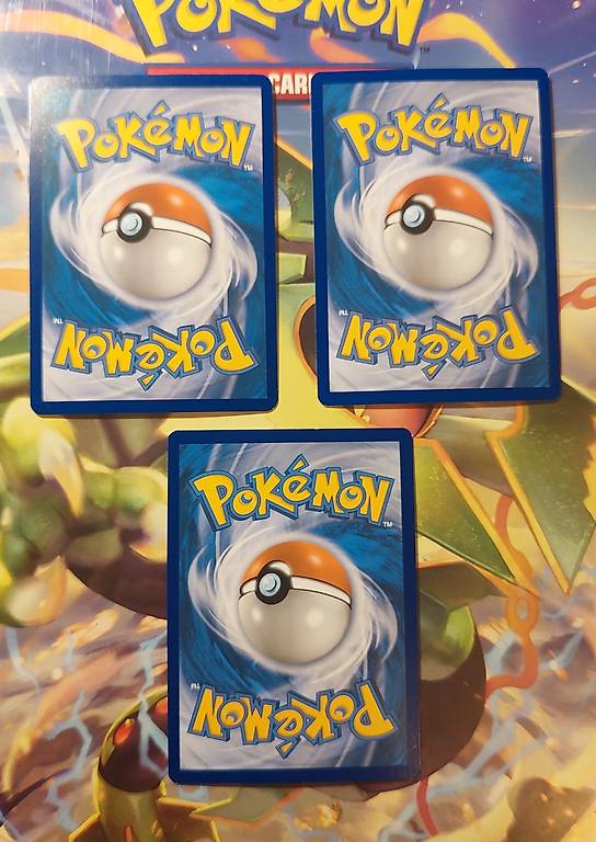 Carte pokémon : lot de trois pikachus, infos en description Canton Vaud ...