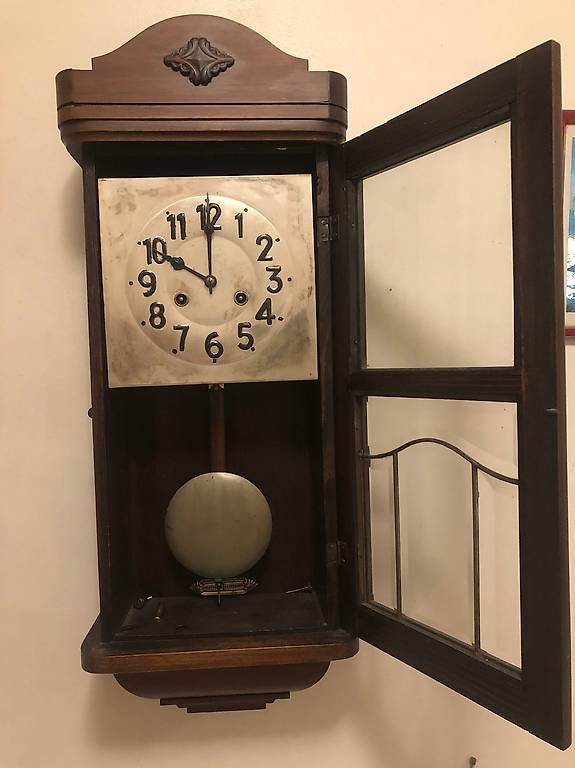 Ancienne Pendule en bois Canton Vaud - anibis.ch