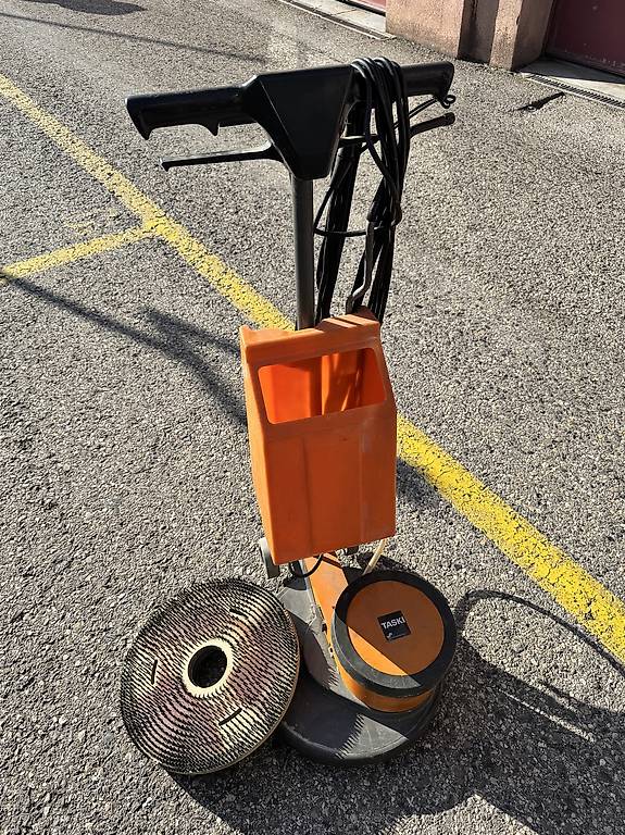 Monobrosse Taski professionnel Canton Vaud - anibis.ch