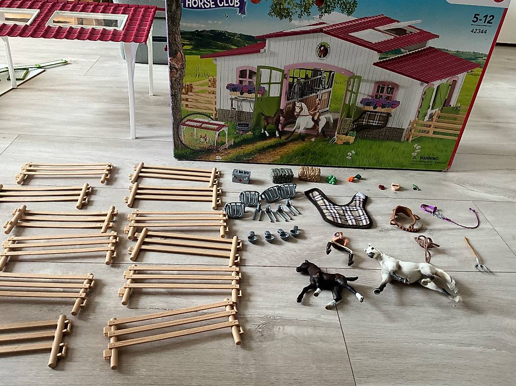 Schleich écurie horse club Canton Fribourg - anibis.ch