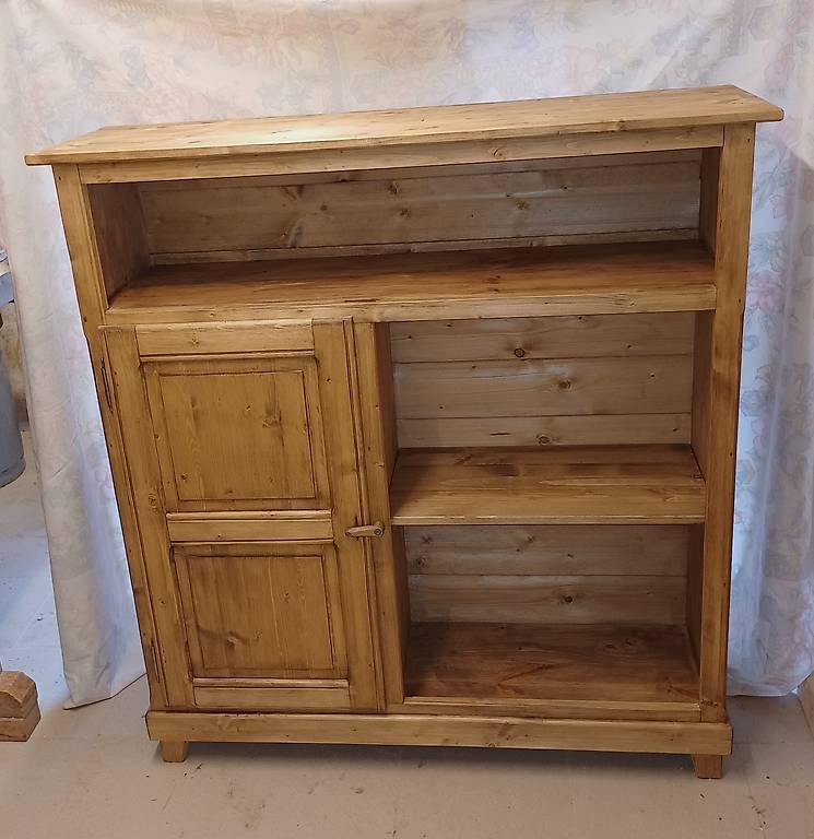 Un buffet avec étagères restauré Canton Vaud - anibis.ch