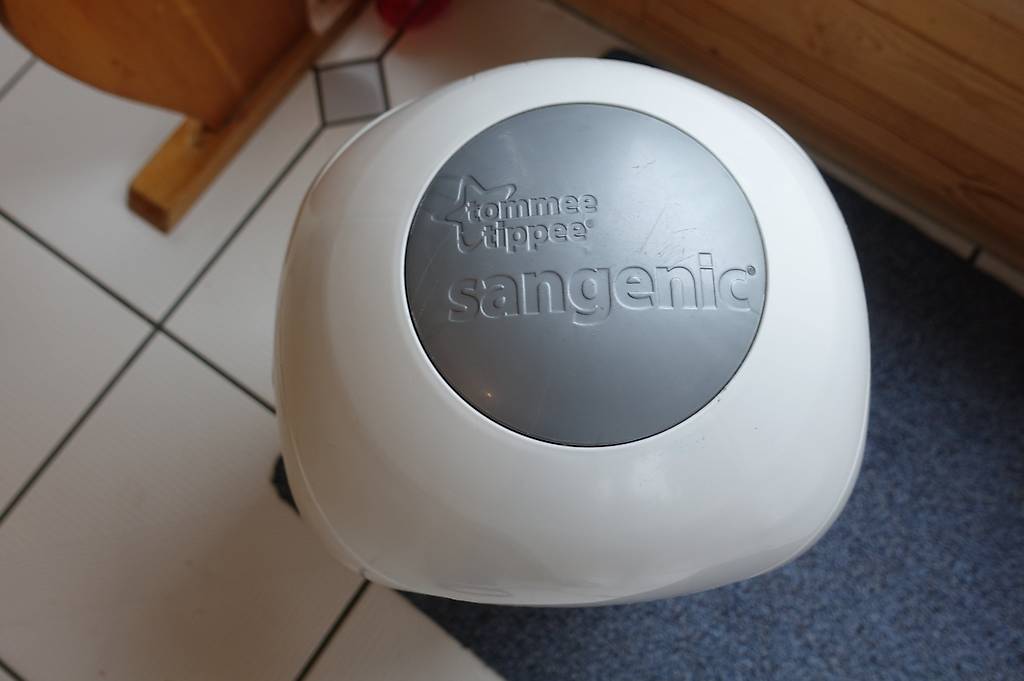 Poubelle à Pampers / couches sans odeurs Canton Fribourg - anibis.ch