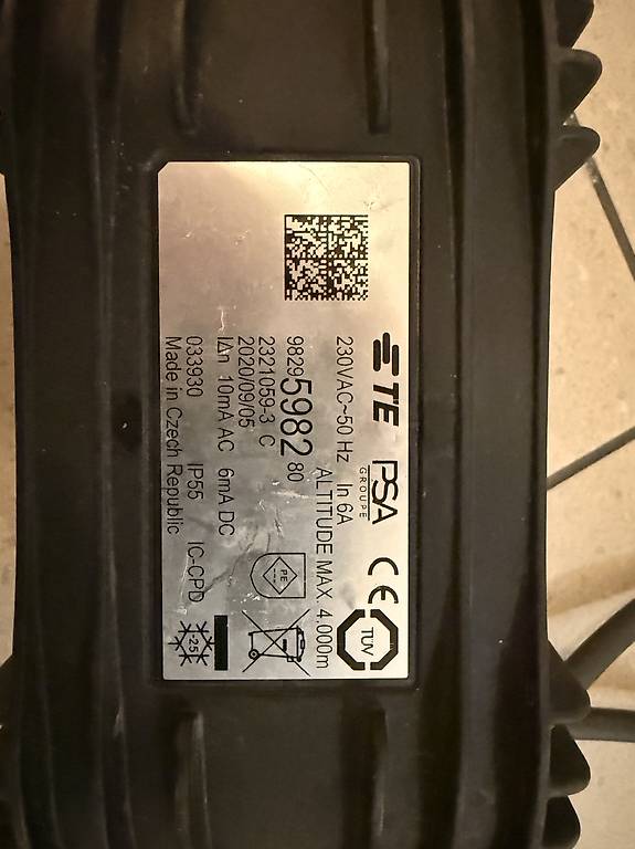 Borne de recharge Peugeot PSA Groupe 230V Canton Fribourg - anibis.ch