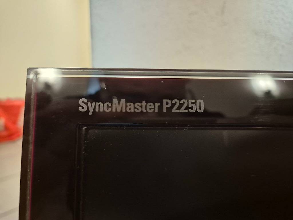 Samsung SyncMaster P2250 22" Monitor für Gaming Streaming Canton Zurich ...