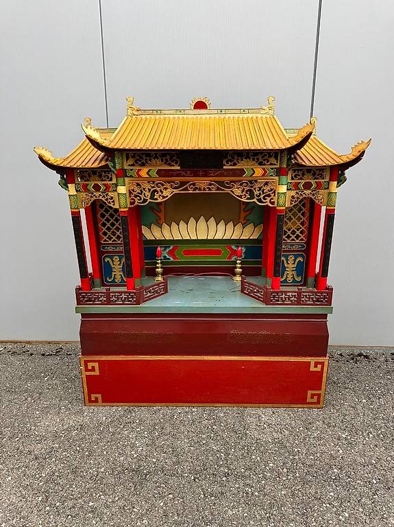 Grand autel/temple chinois décoratif en bois Canton Vaud - anibis.ch