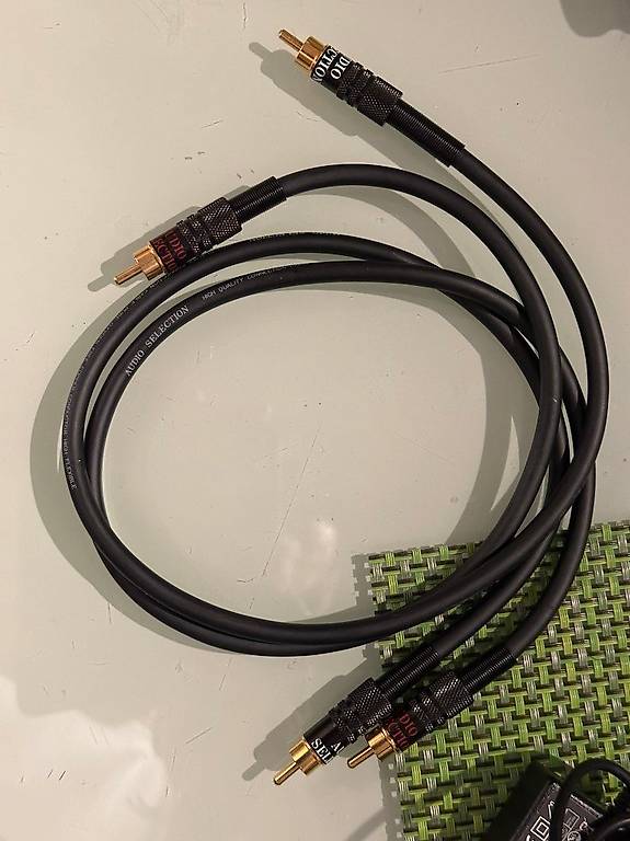 Zwei separate hochwertige Cinch Kabel Audio Canton Schwytz - anibis.ch