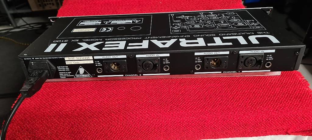 Behringer Ultrafex II EX 3100 THE MULTIBAND SOUND im Kanton Zürich ...