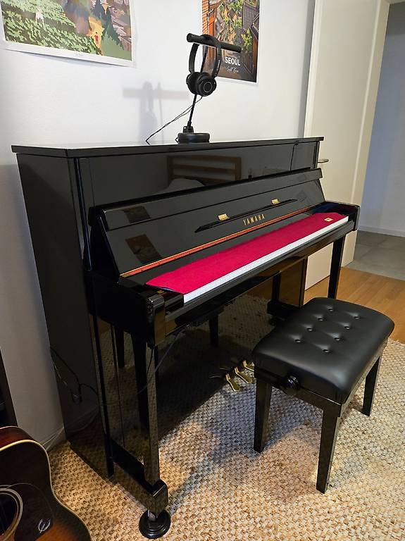 Piano Yamaha B2 Silent SC2 - excellent état - accessoires Canton Valais ...