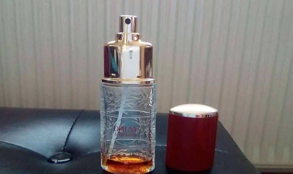 Eau de toilette Opium flacon - Parfum Opium Canton Valais - anibis.ch