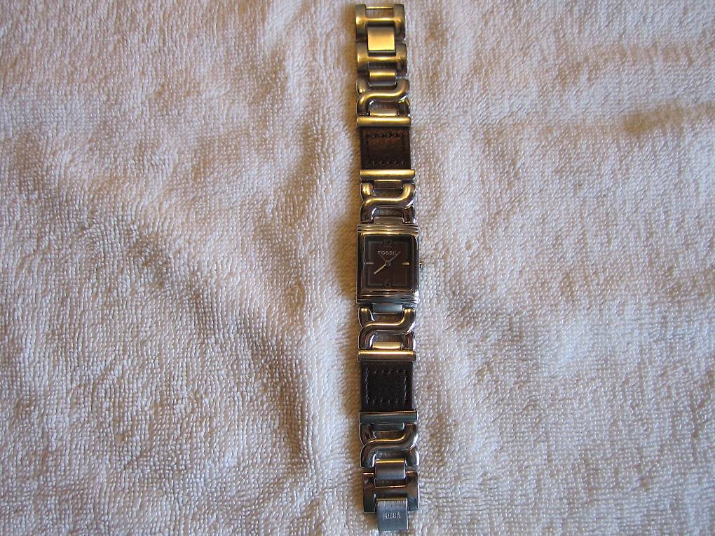 Montre femme "Fossil" Canton Vaud - anibis.ch