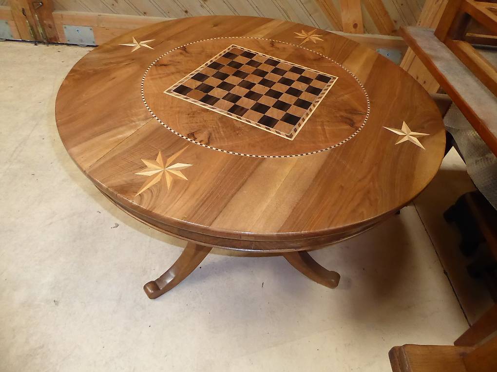 Tables rondes anciennes, avec et sans rallonges. Dès F 250.- im Kanton ...