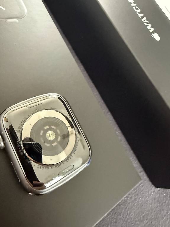 Apple Watch série 5 Nike édition 50 frs écran cassé Canton Vaud - anibis.ch