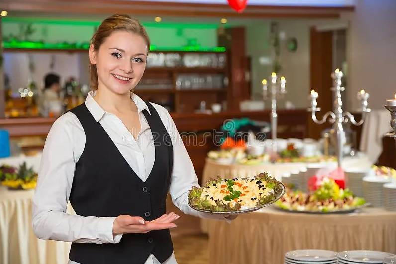 Cherche poste serveuse/barmaid extra Canton Vaud - anibis.ch