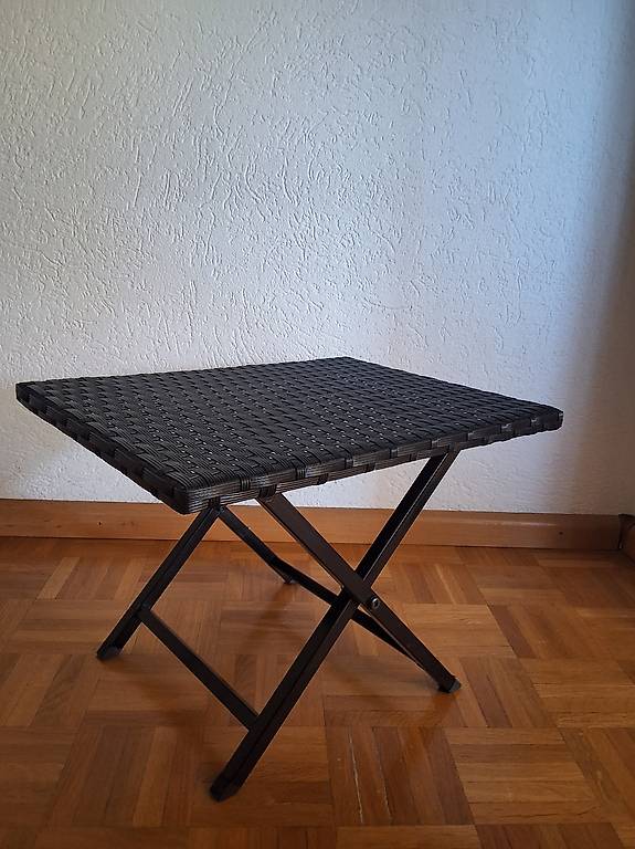 Petite table d'appoint neuve Canton Valais - anibis.ch