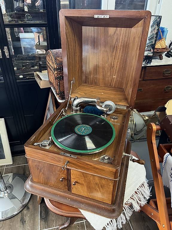 Ancien gramophone Canton Vaud - anibis.ch