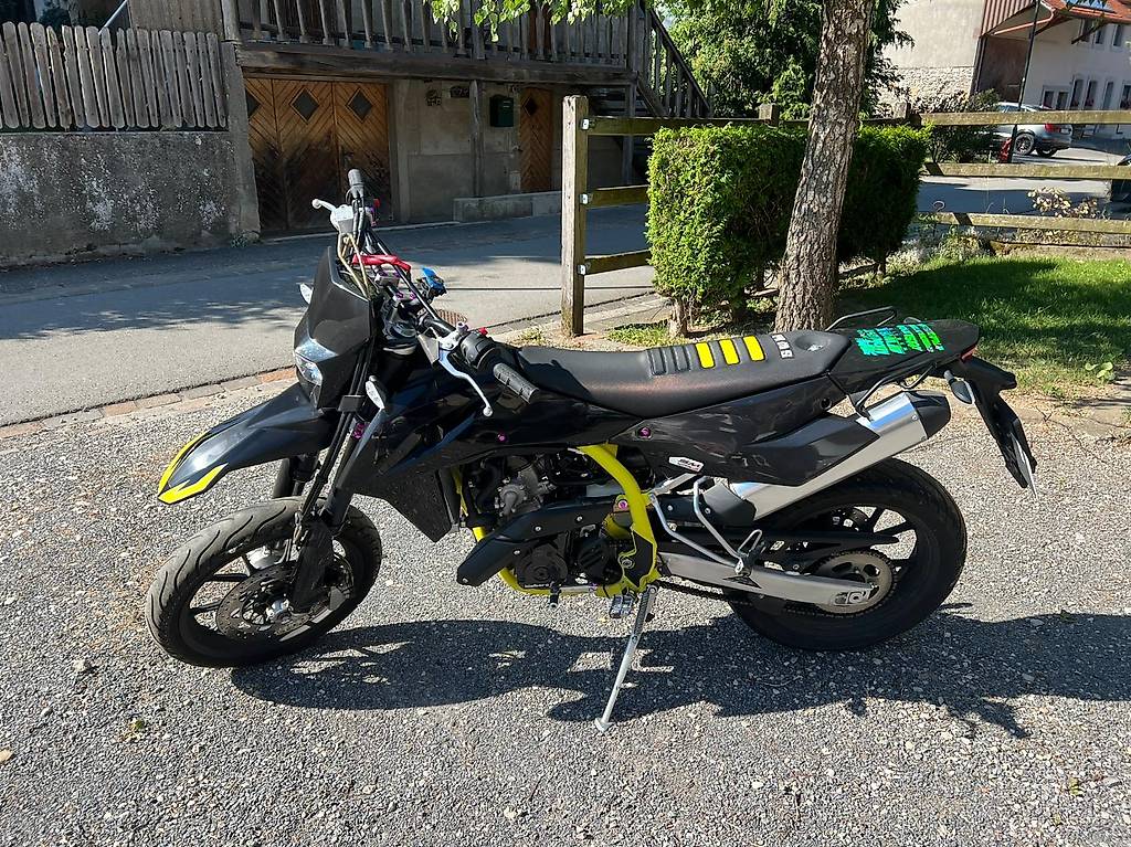 SWM SM 125 R noir/jaune Canton Vaud - anibis.ch