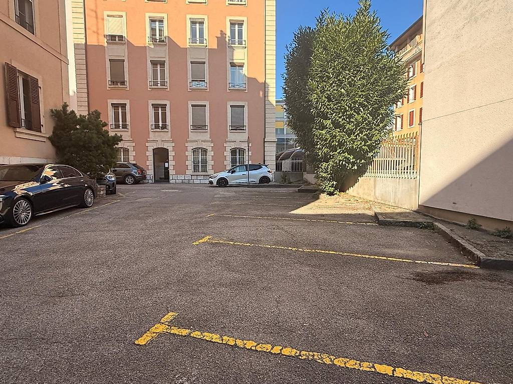 Place de parking extérieure - Mercier/Cornavin - Centre-Gare Canton ...