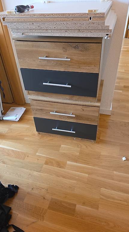 Lit 160×200 cm, 2 Sommiers 80x190 cm, 2 tables de chevet Canton Vaud ...