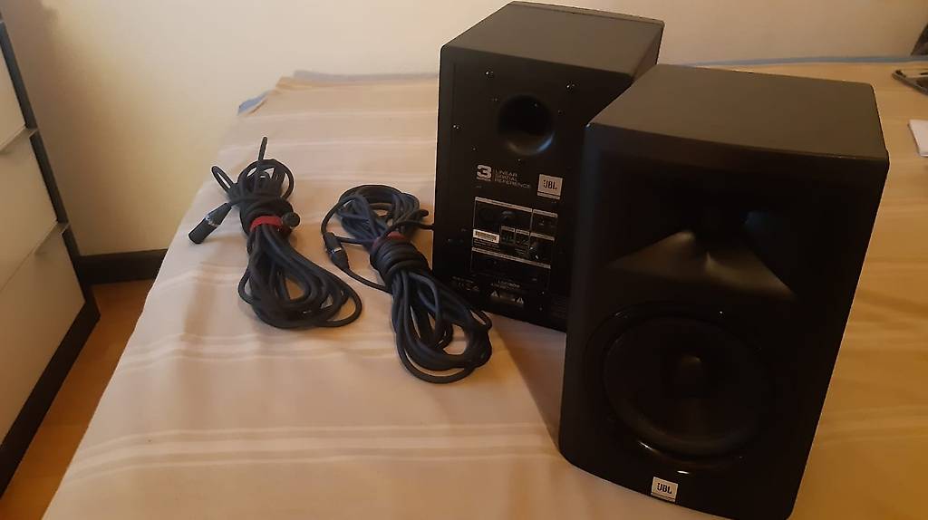 Pair Haute parleurs Moniteurs JBL LSR305 (cablage en option) Canton ...