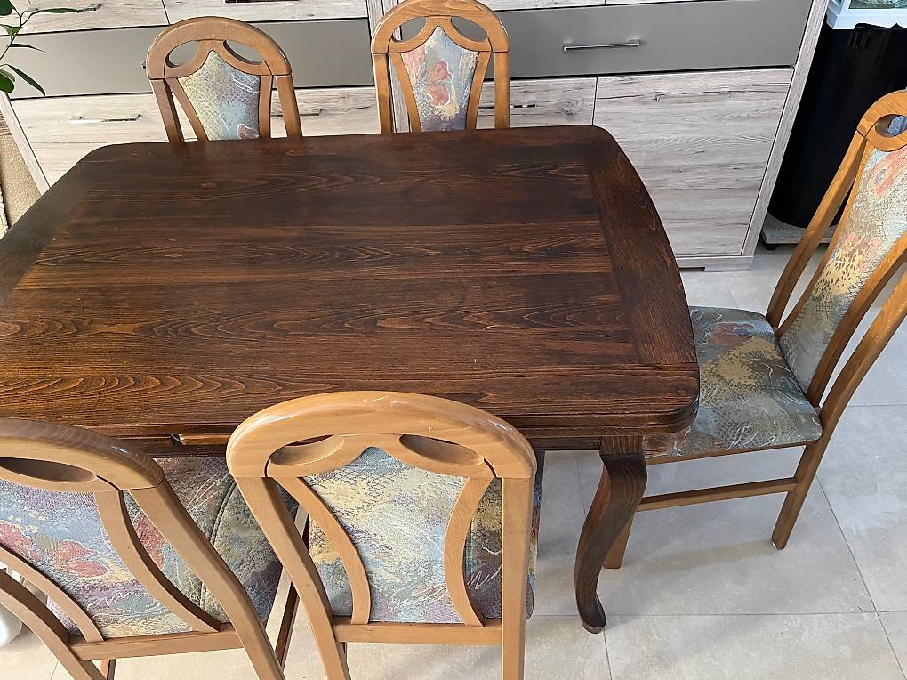 ensemble table et chaises, avec rallonges Canton Vaud - anibis.ch