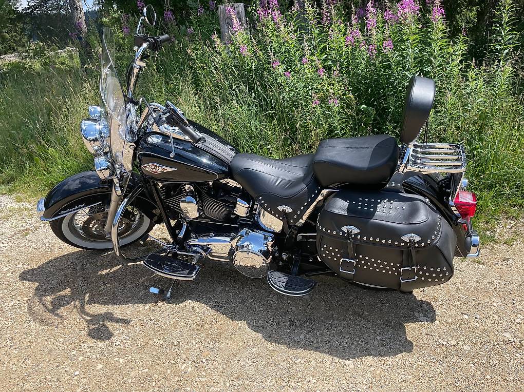 A vendre HARLEY-DAVIDSON FLSTC 103 Heritage Softail Classic Canton ...