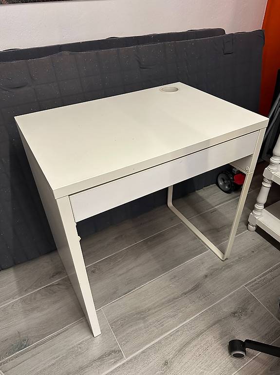 Bureau Micke IKEA blanc - avec tiroir Canton Vaud - anibis.ch