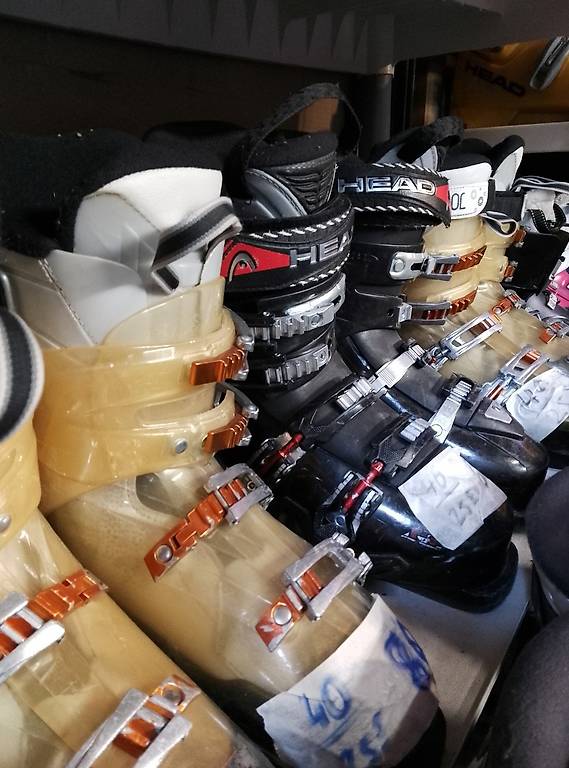 SKIS 130-140-150cm Kids/Adults pas cher 7/7 à Leysin Canton Vaud ...