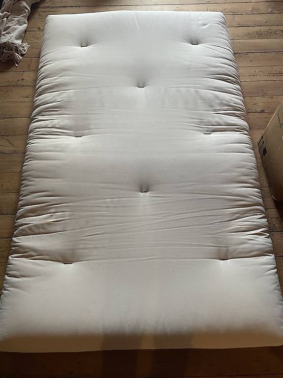 Futon 120x200cm Canton Neuchâtel - anibis.ch