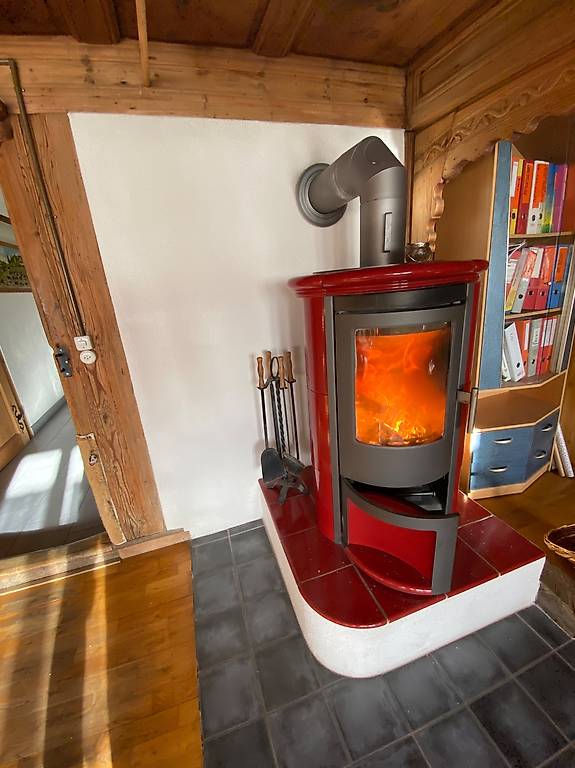 A vendre poêle en faïence im Kanton Freiburg - anibis.ch