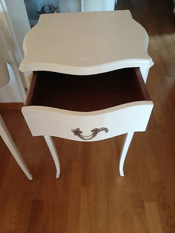 Table de nuit Canton Vaud - anibis.ch