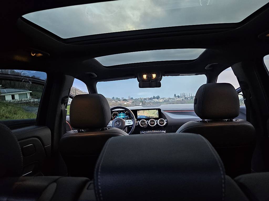 Mercedes-Benz GLA 250e AMG Line - Toit pano, 360°, Burmester im Kanton ...