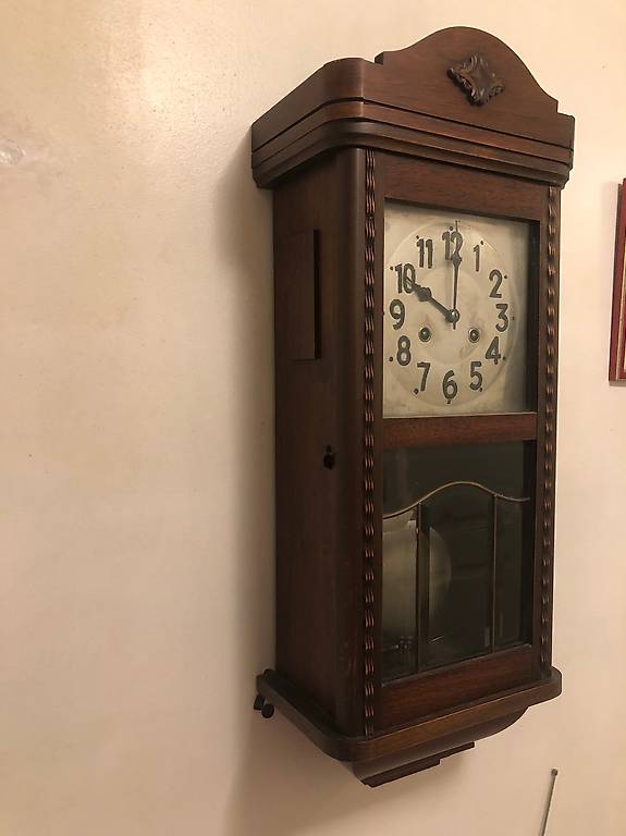 Ancienne Pendule en bois Canton Vaud - anibis.ch